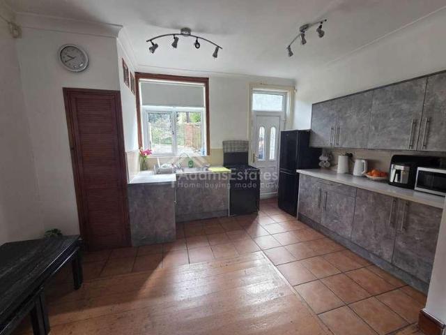 2 bed house for sale