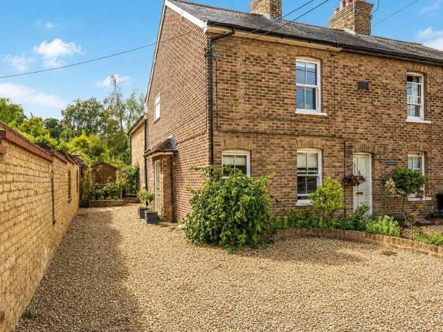 2 bed house for sale