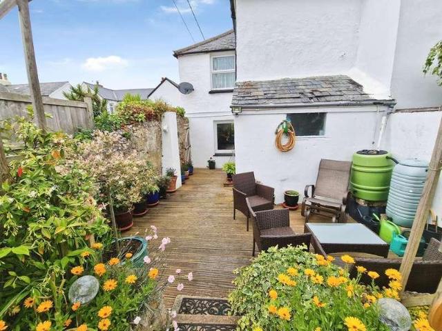2 bed house for sale