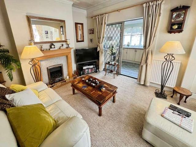 2 bed house for sale