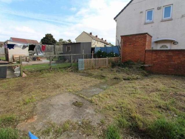 2 bed house for sale