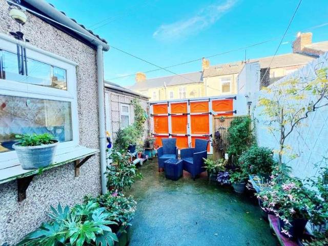 2 bed house for sale