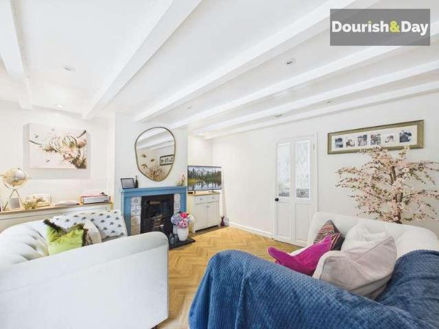 2 bed house for sale