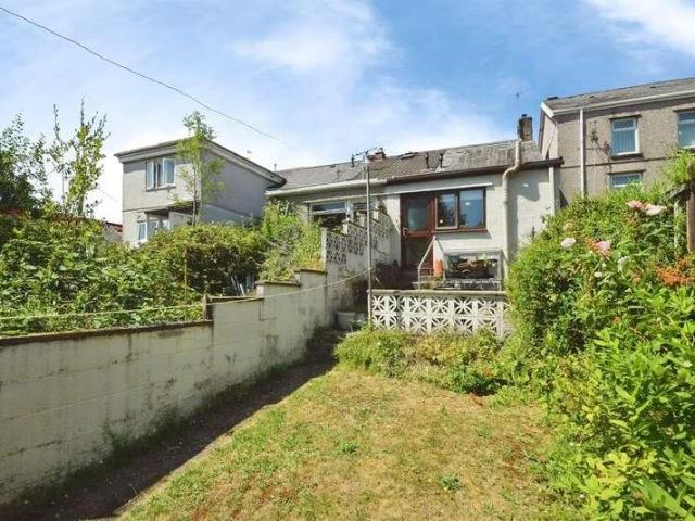 2 bed house for sale