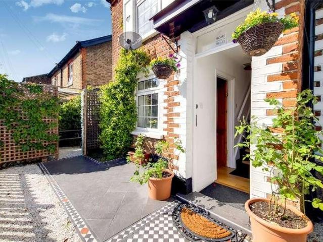 2 bed house for sale