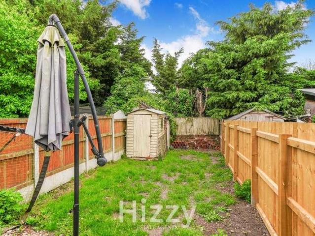2 bed house for sale