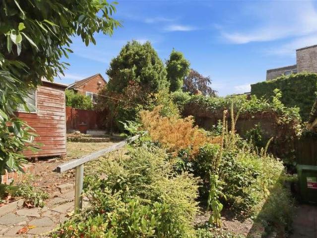 2 bed house for sale