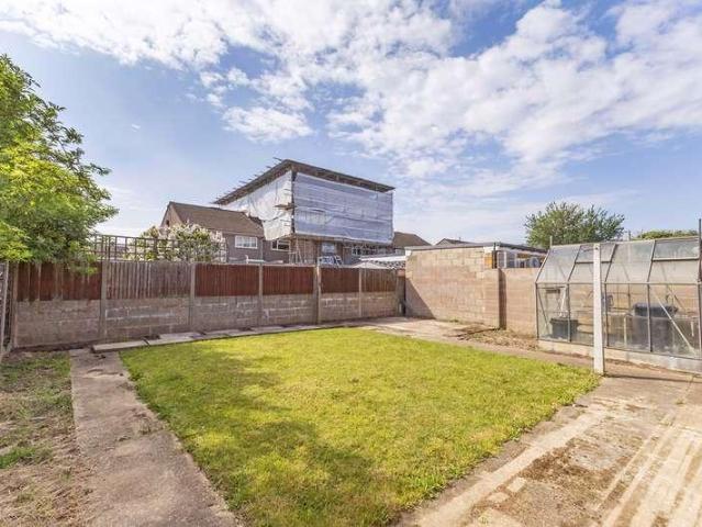 2 bed house for sale