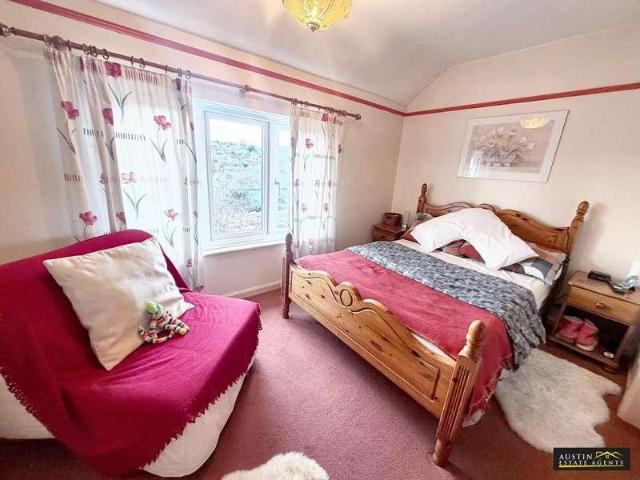 2 bed house for sale