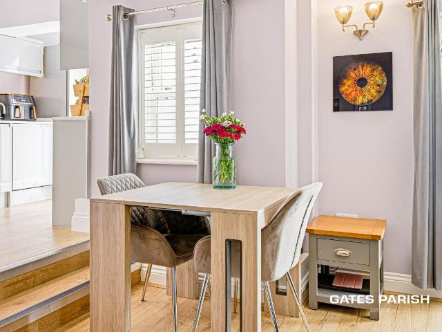 2 bed house for sale