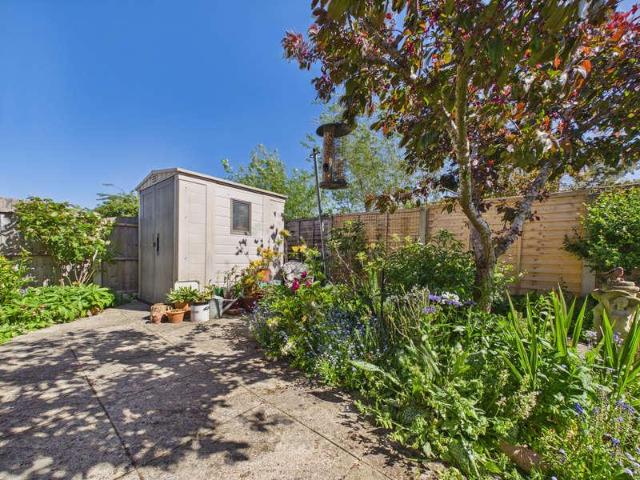 2 bed house for sale