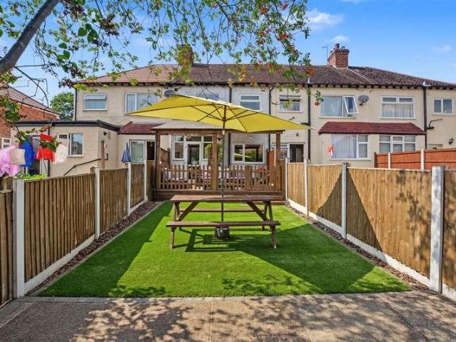 2 bed house for sale