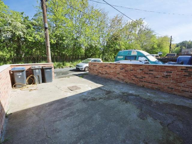 2 bed house for sale