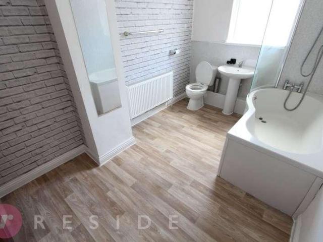 2 bed house for sale