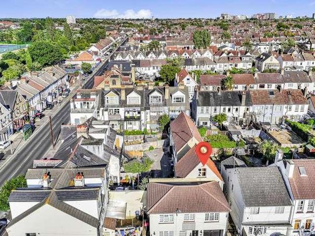 2 bed house for sale