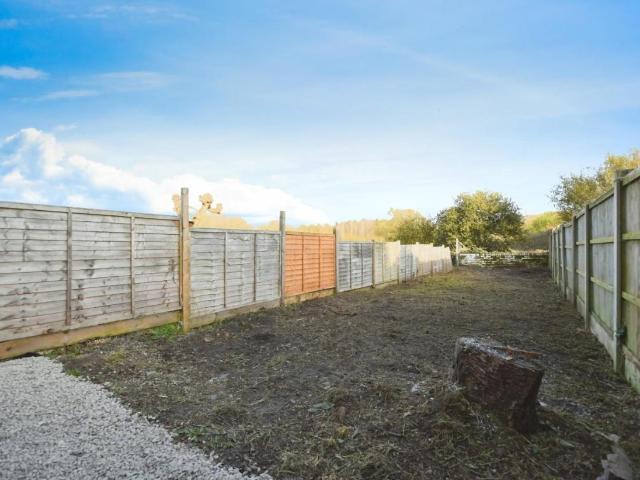 2 bed house for sale