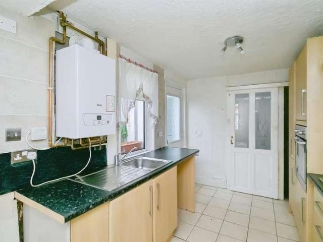 2 bed house for sale
