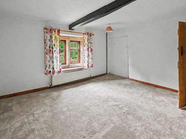2 bed house for sale