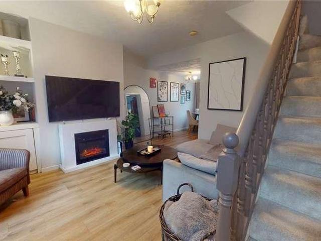 2 bed house for sale