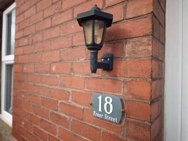2 bed house for sale