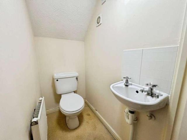 2 bed house for sale