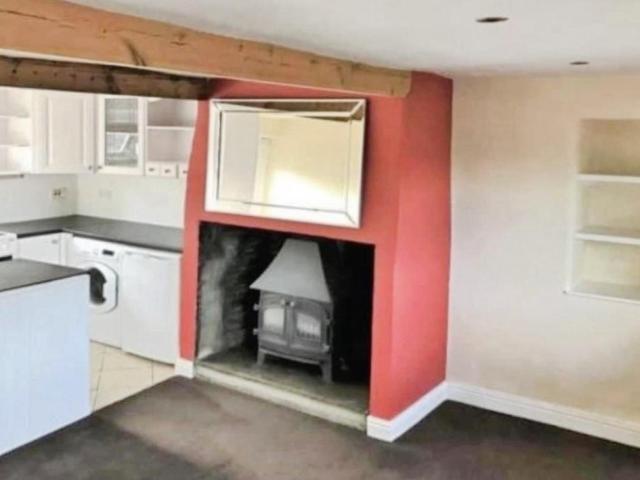 2 bed house for sale