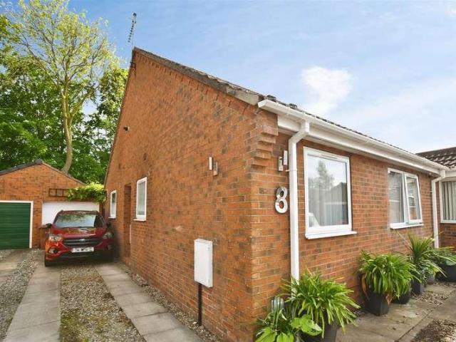2 bed house for sale