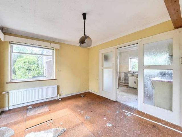 2 bed house for sale