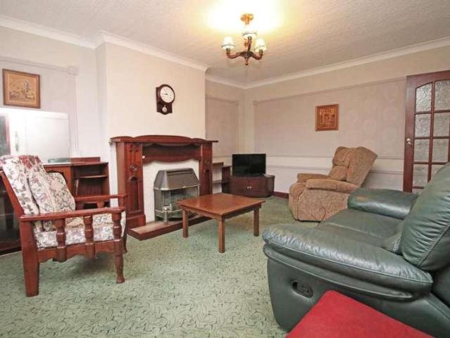 2 bed house for sale
