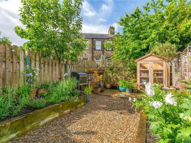 2 bed house for sale