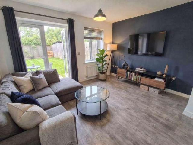 2 bed house for sale