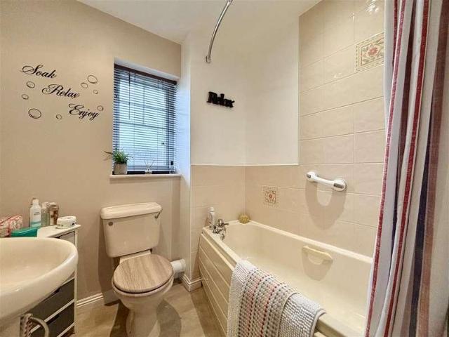 2 bed house for sale