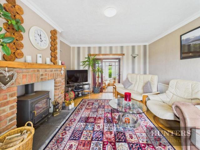 2 bed house for sale