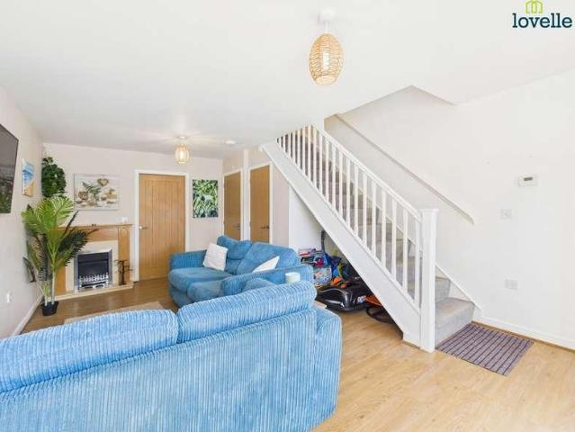 2 bed house for sale