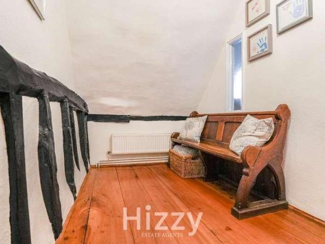 2 bed house for sale