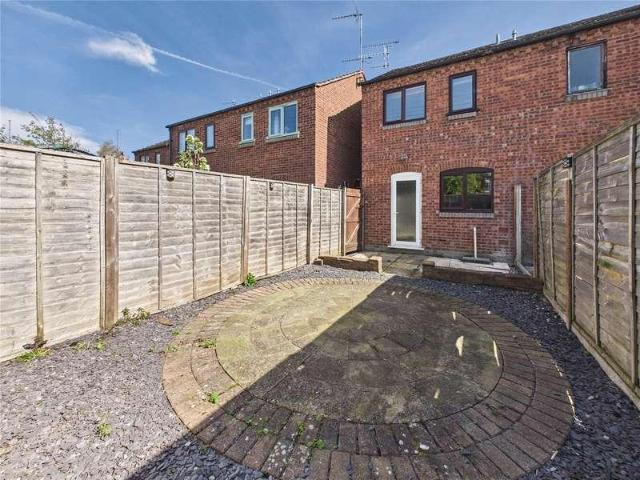 2 bed house for sale