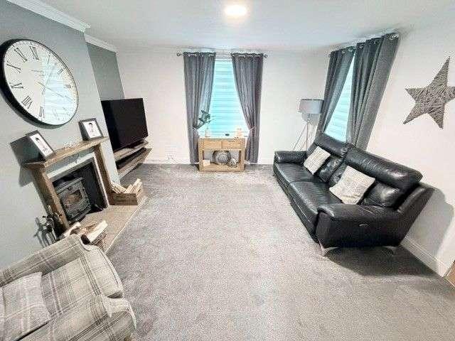 2 bed house for sale
