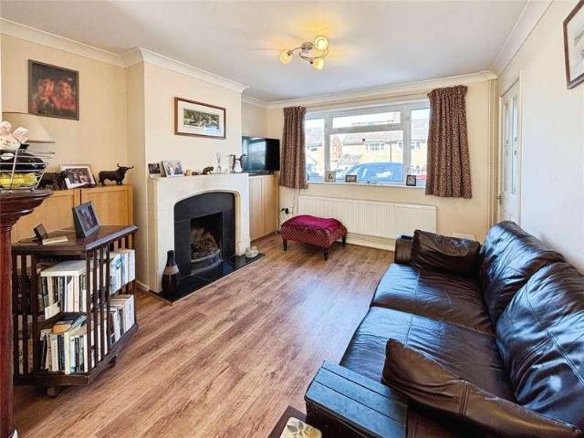 2 bed house for sale