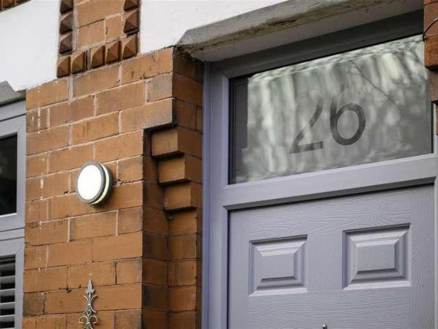 2 bed house for sale