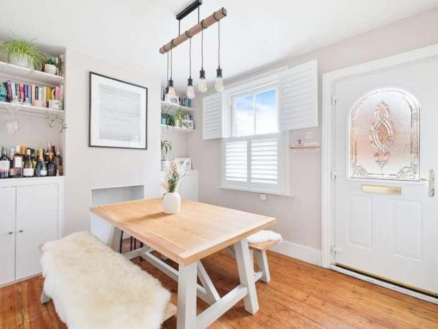 2 bed house for sale