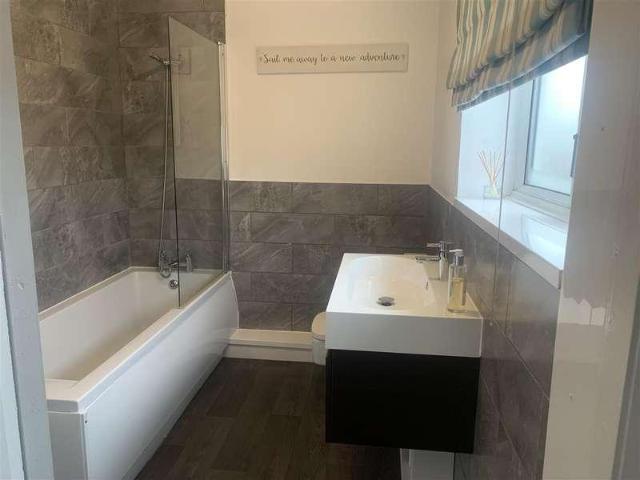 2 bed house for sale