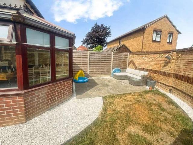 2 bed house for sale
