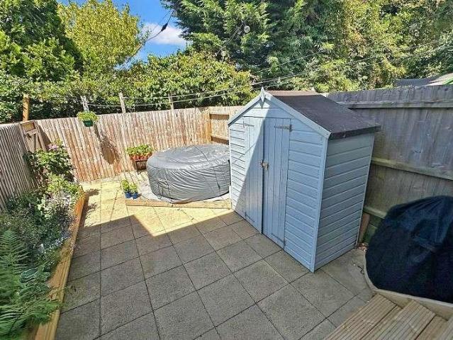 2 bed house for sale