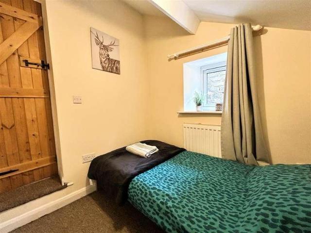 2 bed house for sale