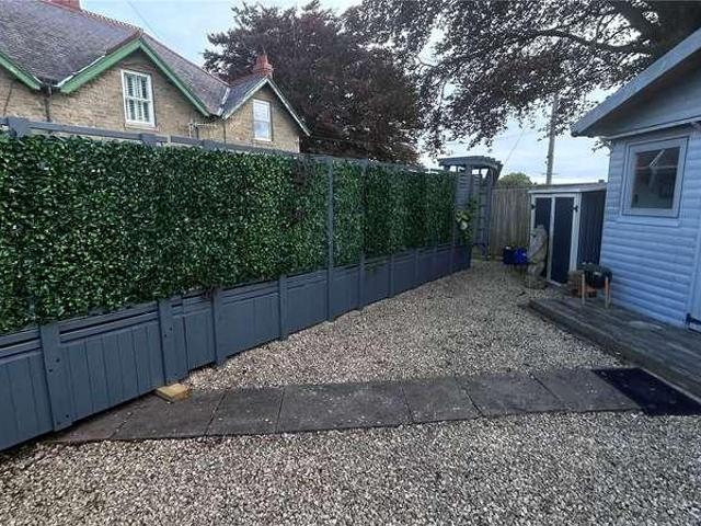 2 bed house for sale