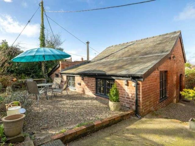 2 bed house for sale