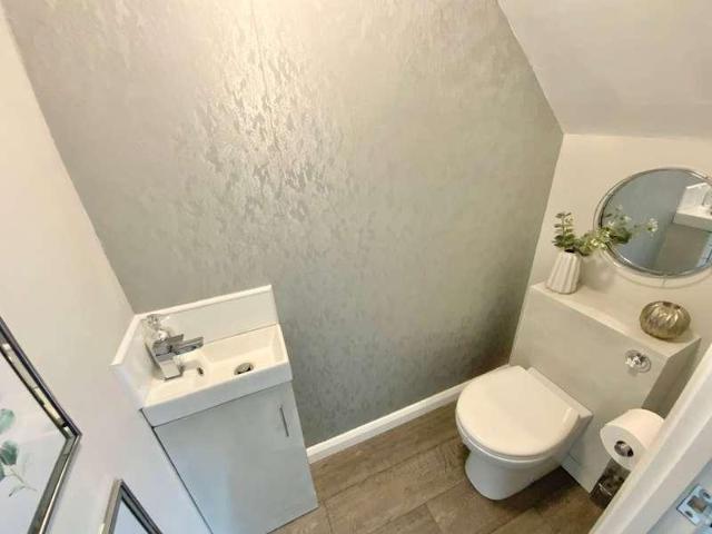 2 bed house for sale