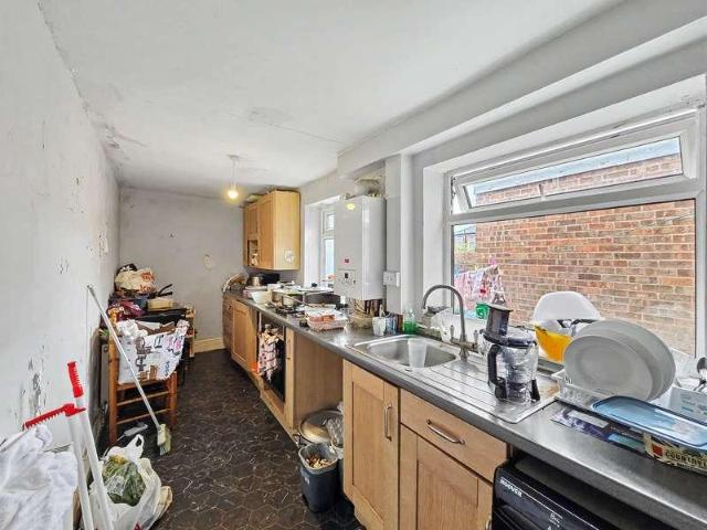 2 bed house for sale