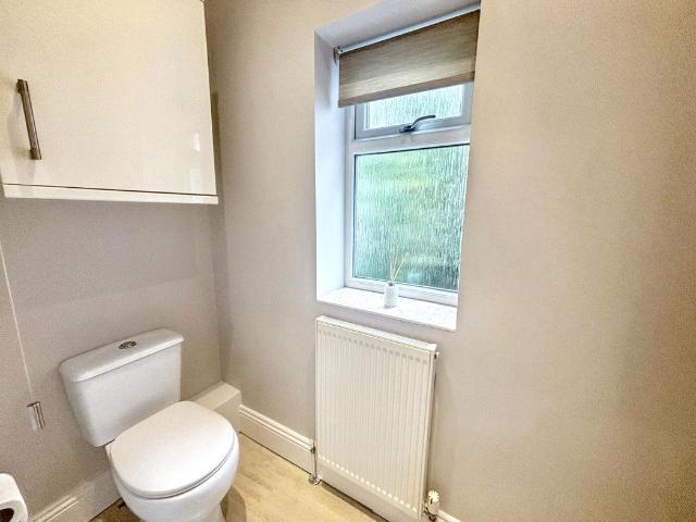 2 bed house for sale