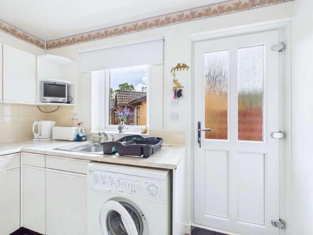 2 bed house for sale